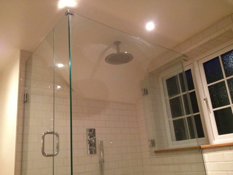 Shower with window panel 2 - Glass360 - Specialist and Bespoke Glass